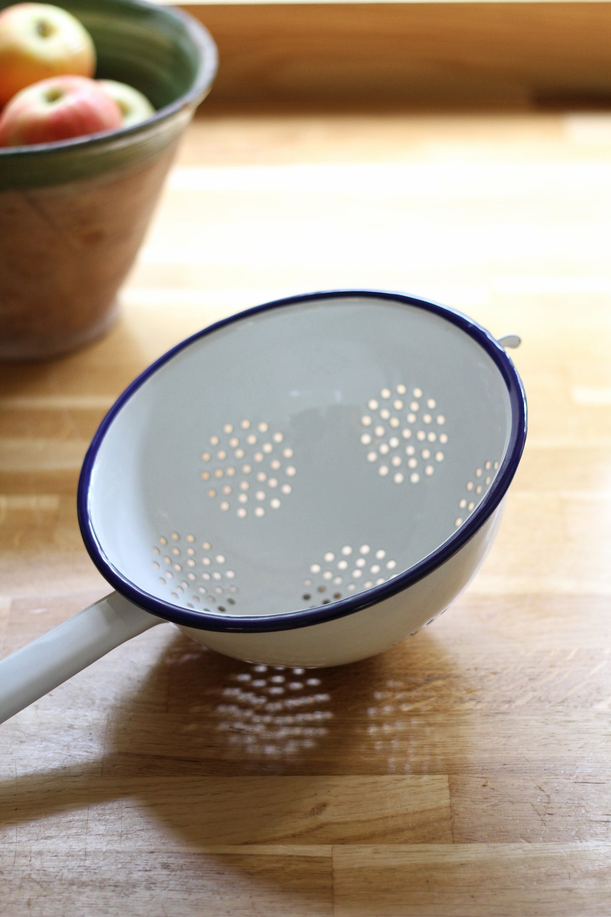 Enamel Colander with Handle - White – Hare & Wilde
