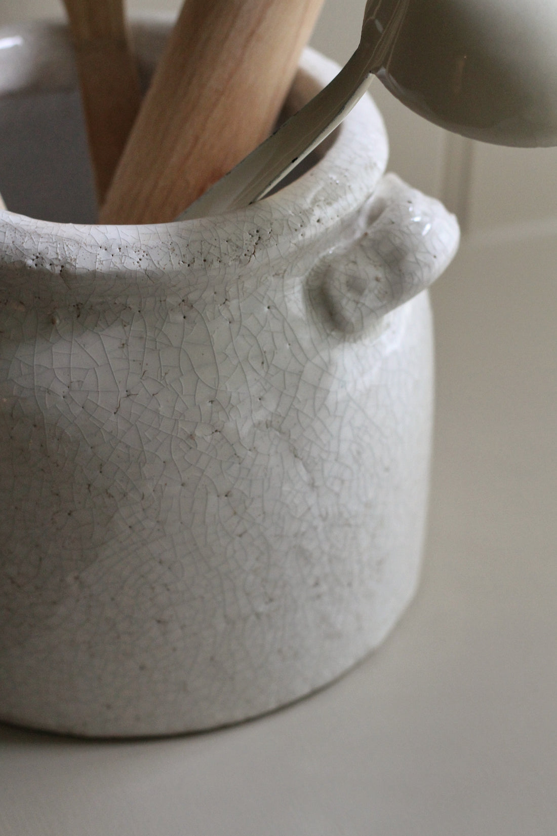 Crackle Glaze Pot with Handle – Hare & Wilde