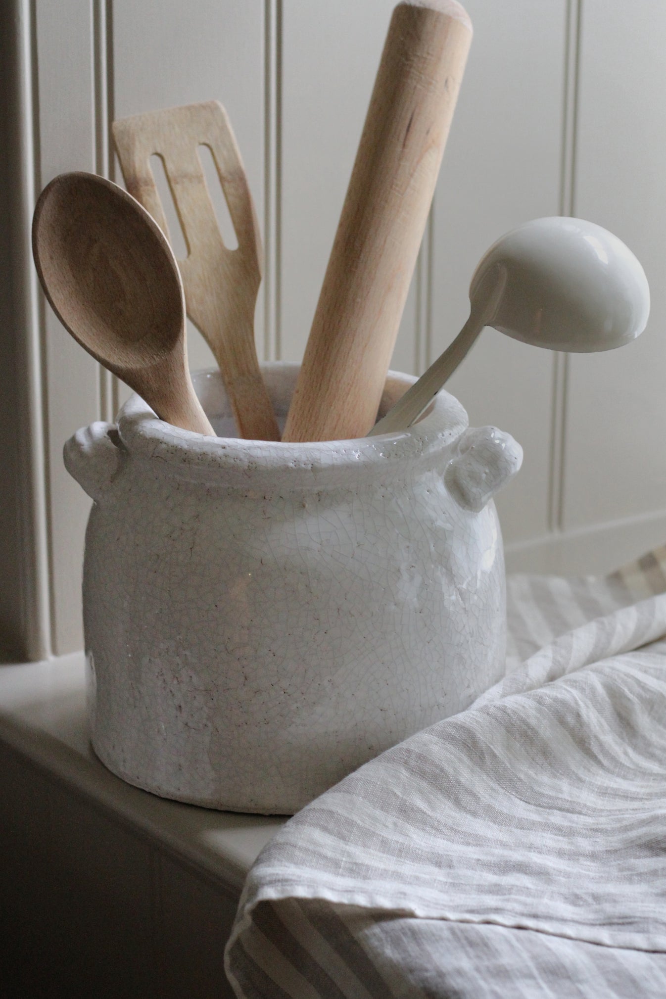 Crackle Glaze Pot with Handle – Hare & Wilde