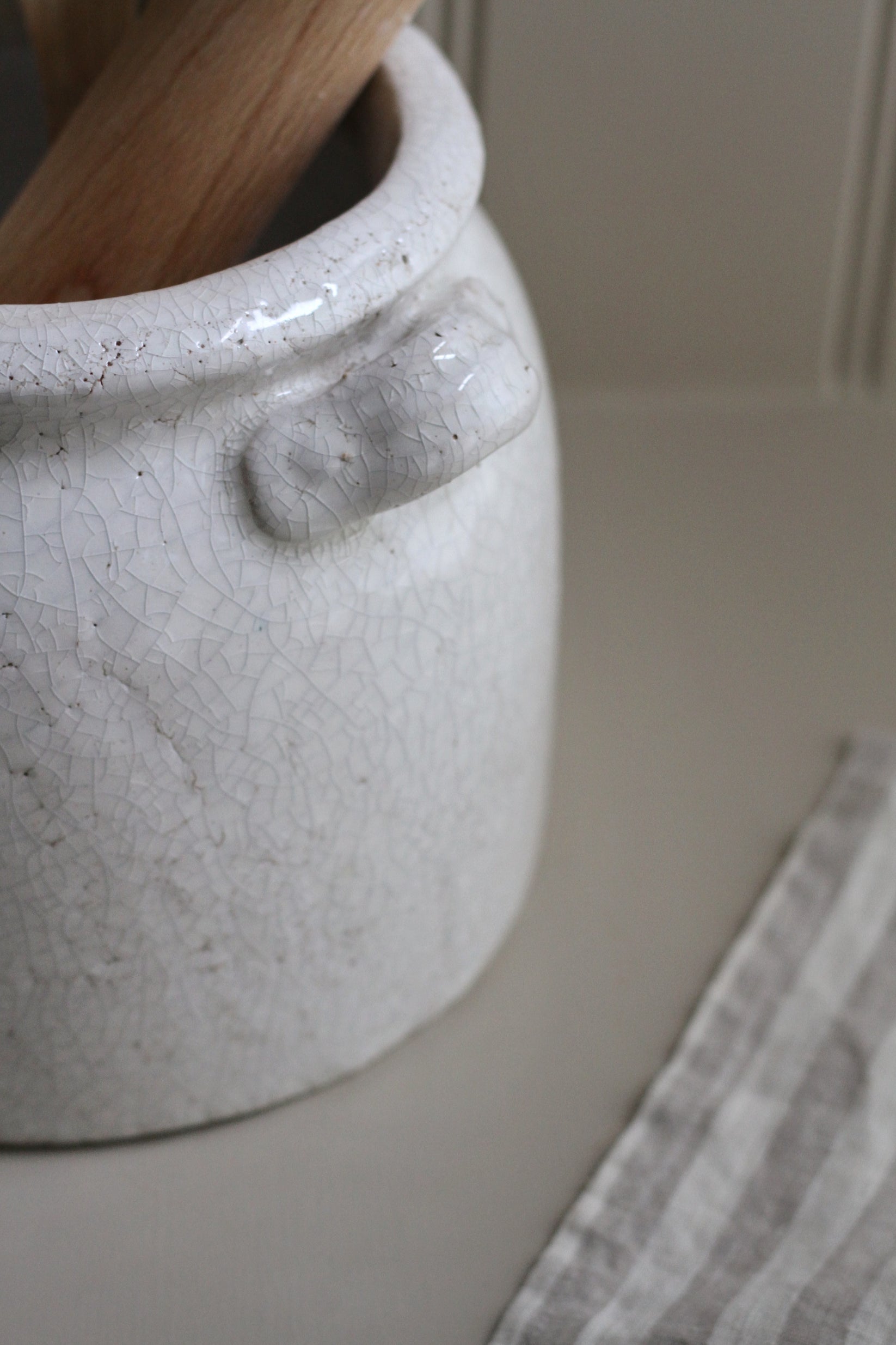 Crackle Glaze Pot with Handle – Hare & Wilde